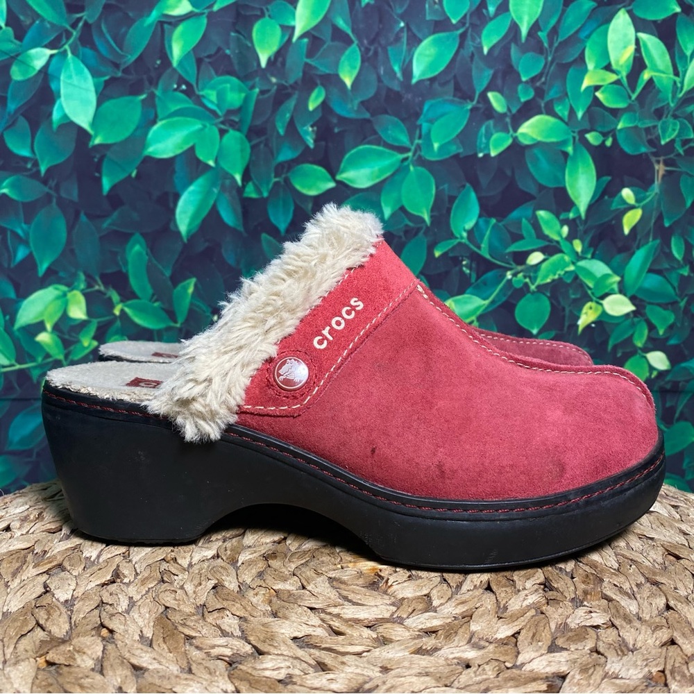Crocs Cherry Red Suede Mule Shearling Clogs - Gem